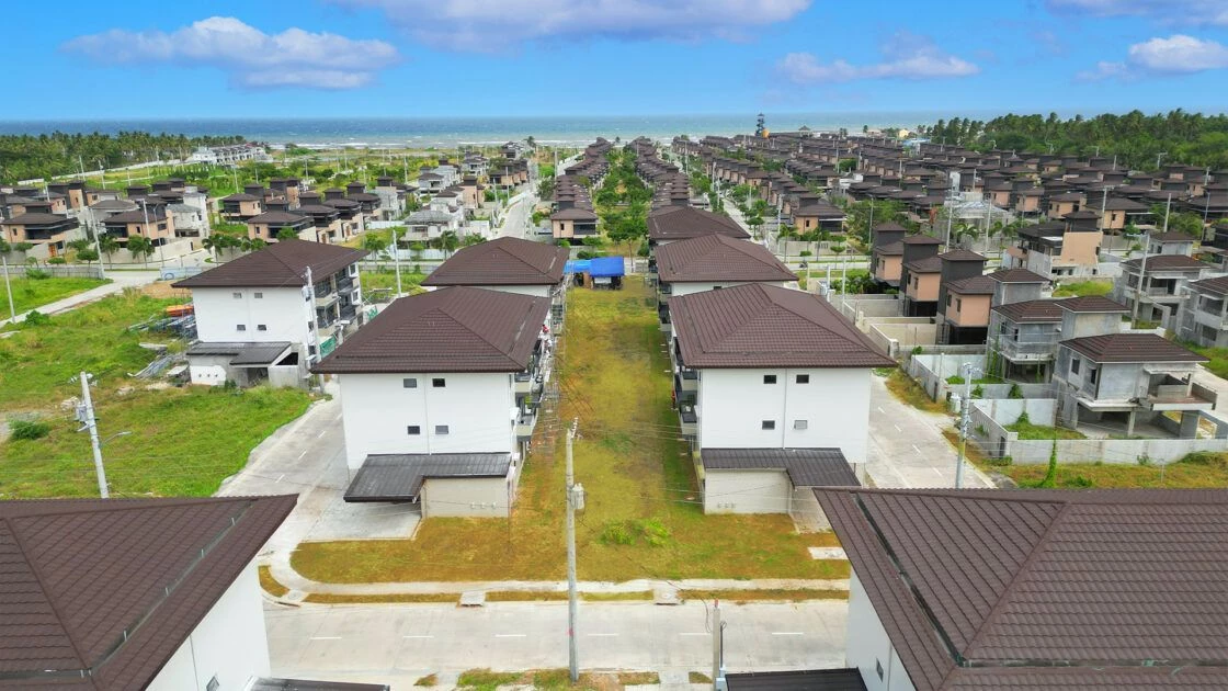 Seafront Residences Construction Updates Q1 2024 | Aboitiz Land